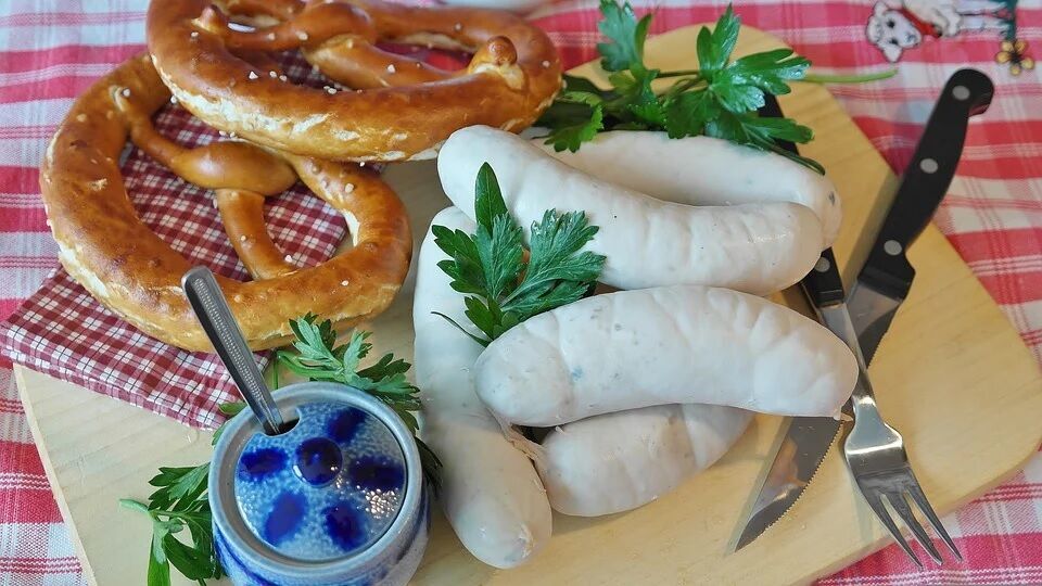 Tradition auf der Wiesn: Die Münchner Weißwurst | Metzger-Suche.de ...